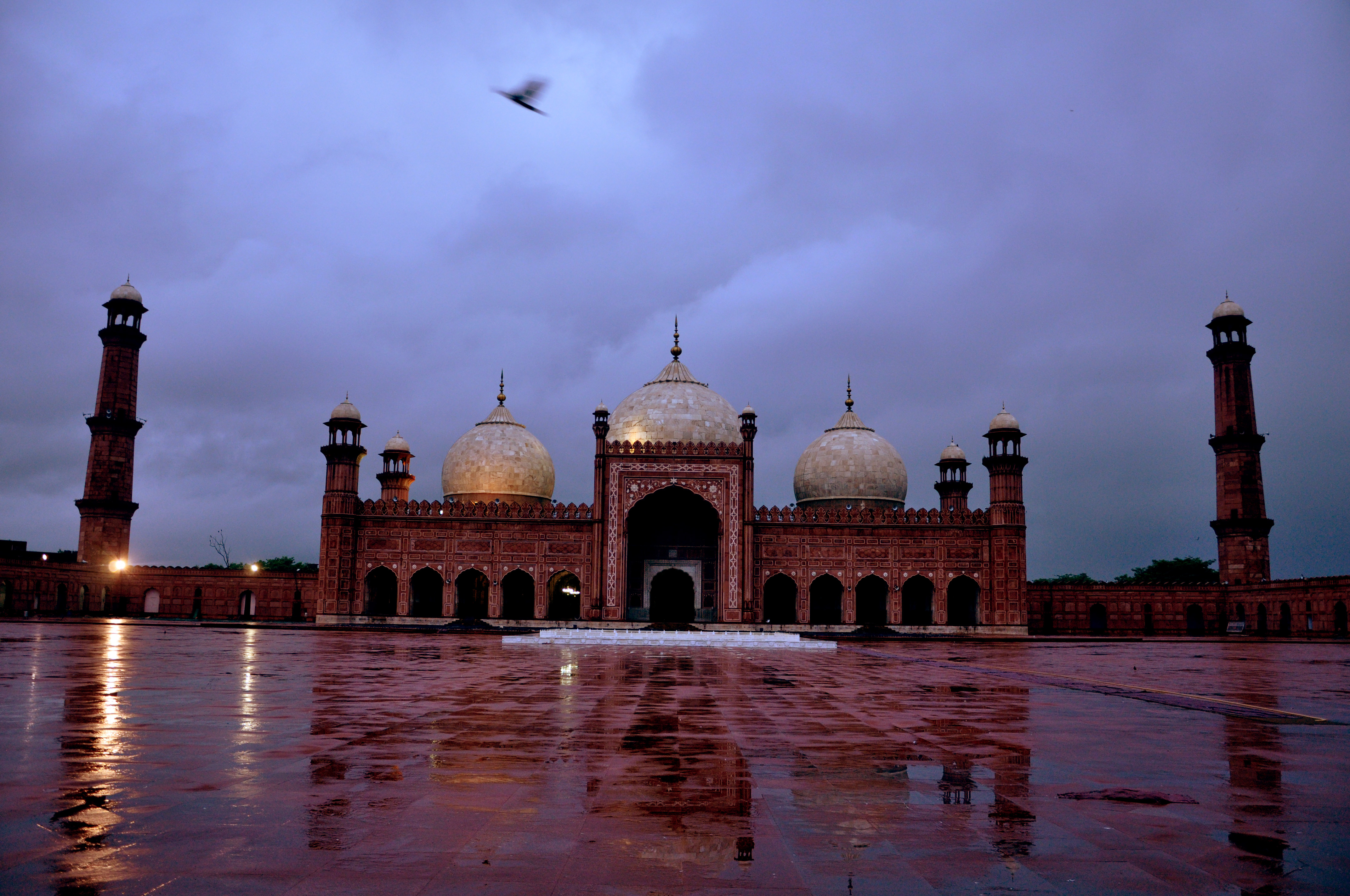 21 of the Most Stunningly Beautiful Mosques in the World